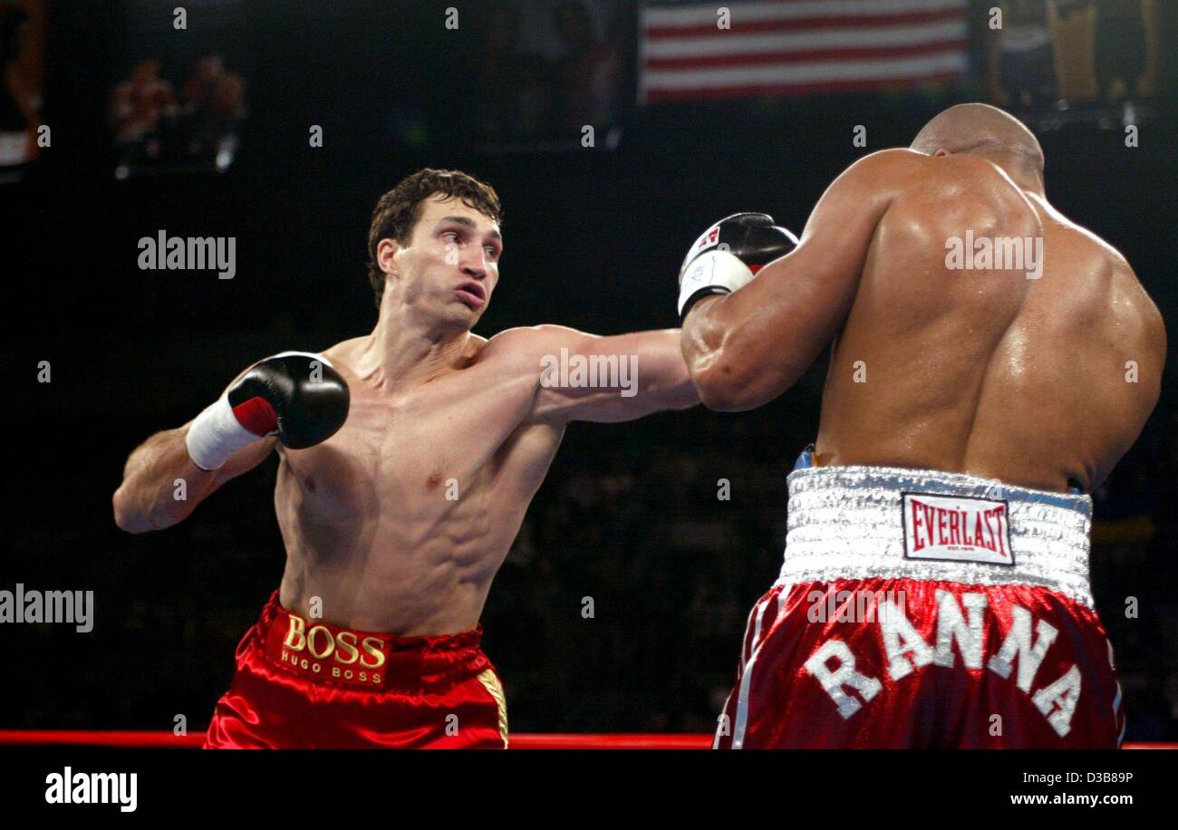 The heavyweight boxer Wladimir Klitschko (left) drives a punch towards ...