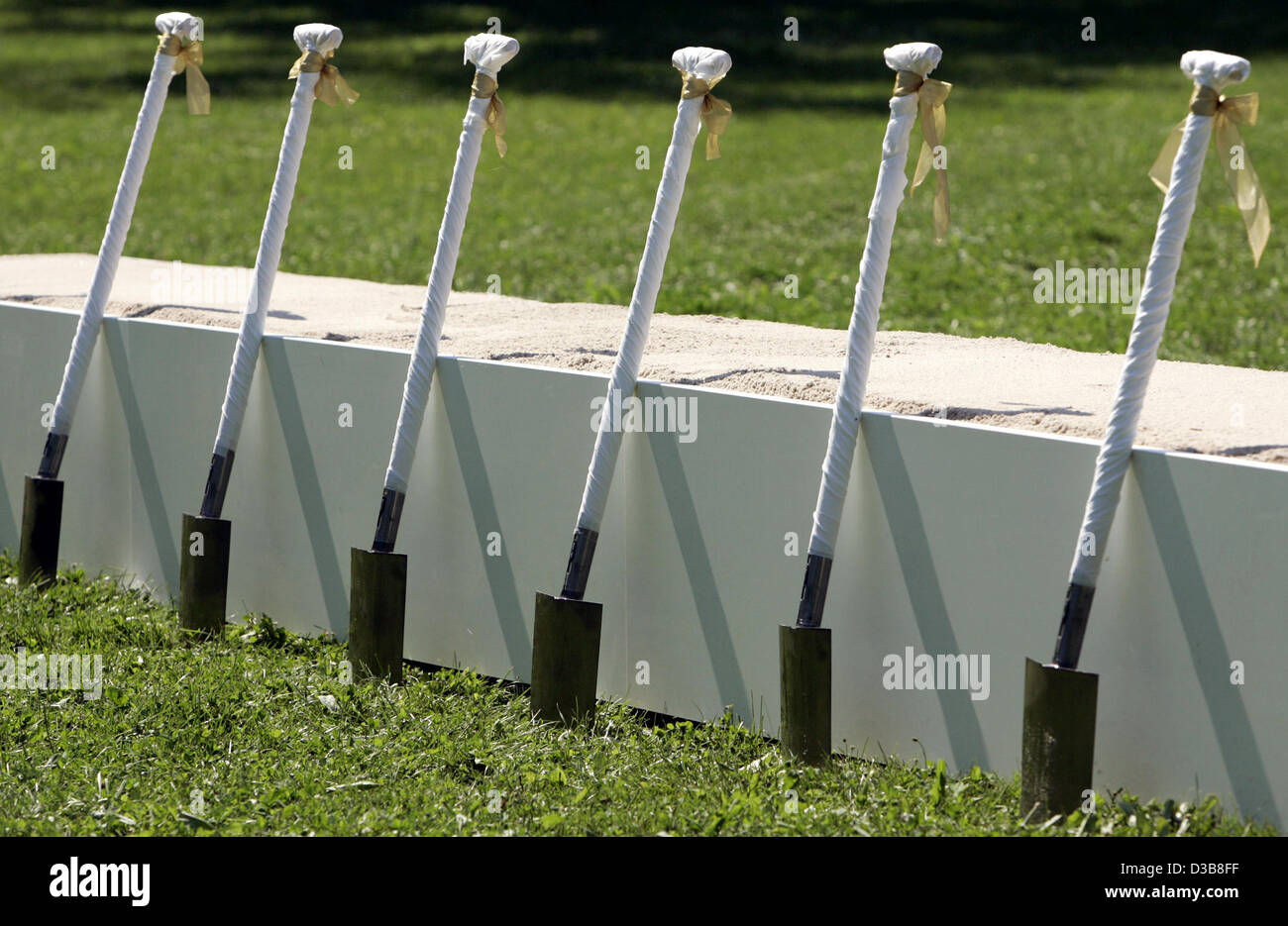Ground breaking ceremony hi-res stock photography and images - Alamy