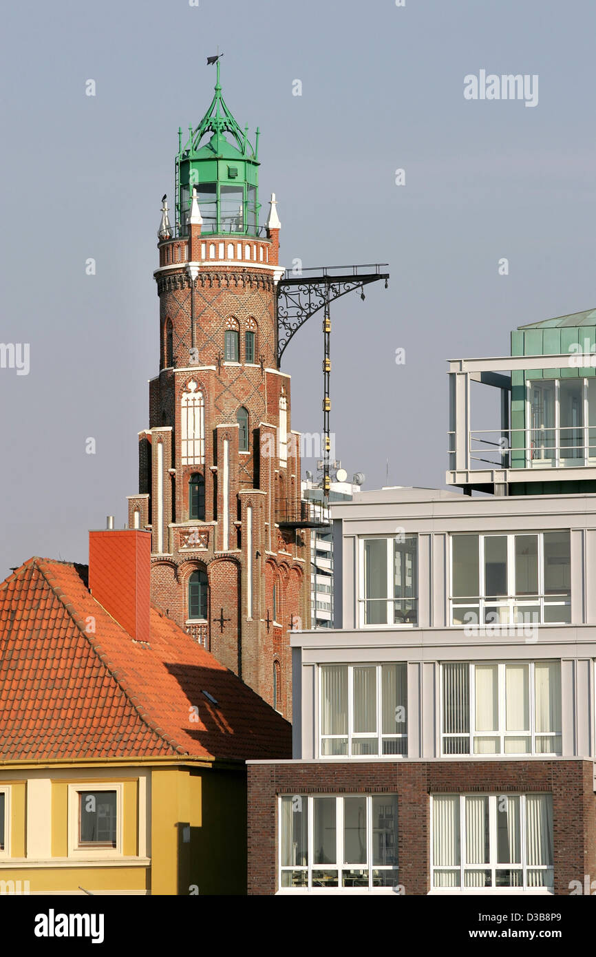 (dpa) - The pictures shows the big lighthouse in Bremerhaven, Germany ...