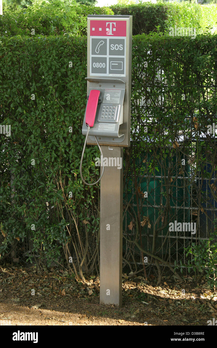 (dpa) - The picture, dated 30 June 2005, shows a public phone booth ...