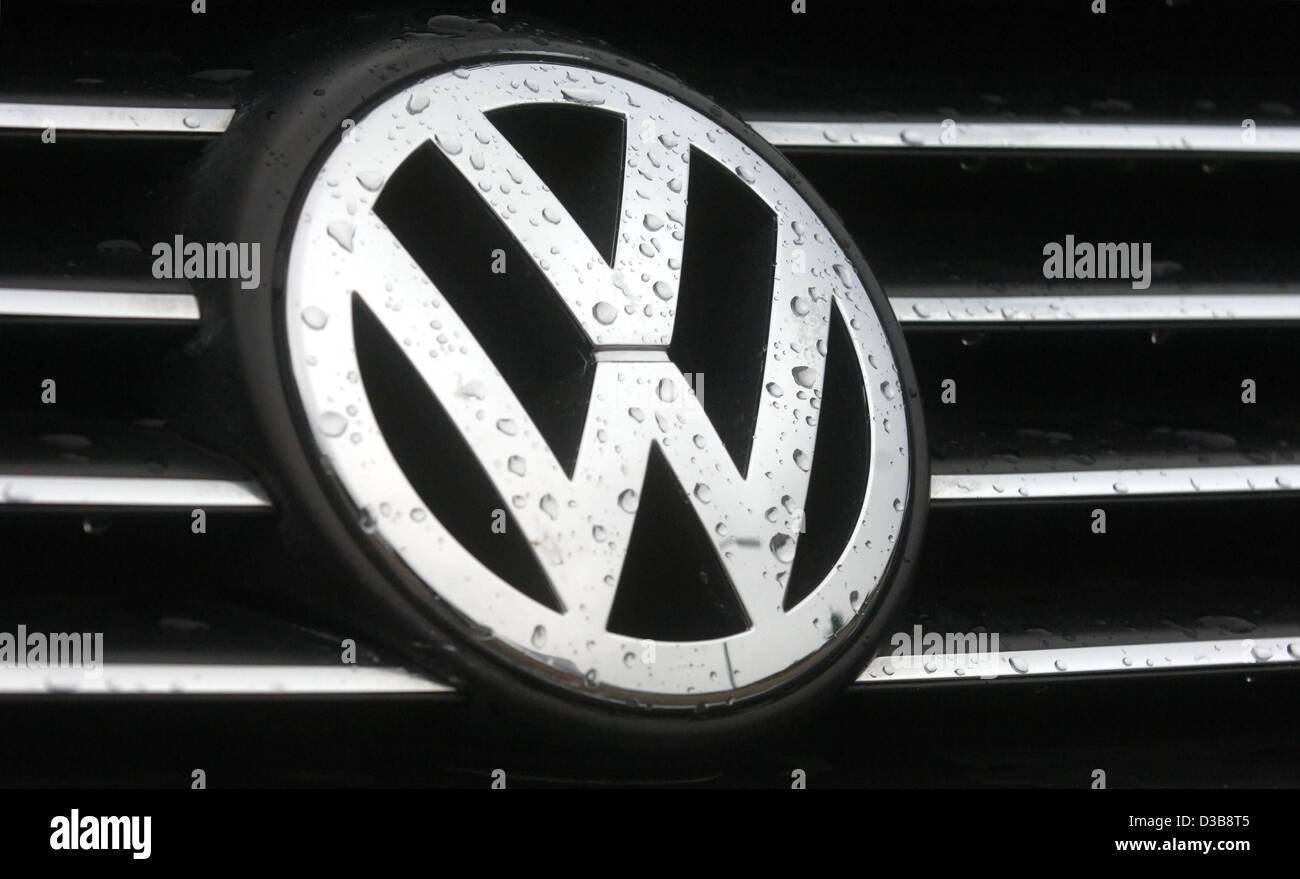 Logo car hi-res stock photography and images - Alamy