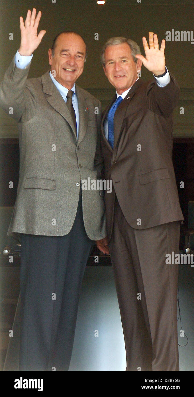 (dpa) - French President Jacques Chirac (L) and US President George W ...