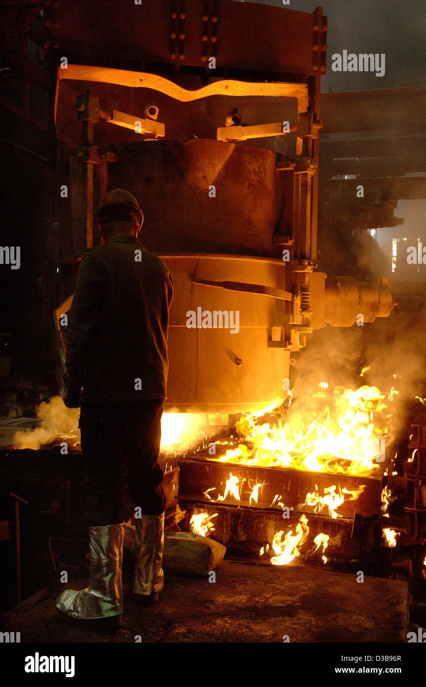 Metal casting process hi-res stock photography and images - Alamy