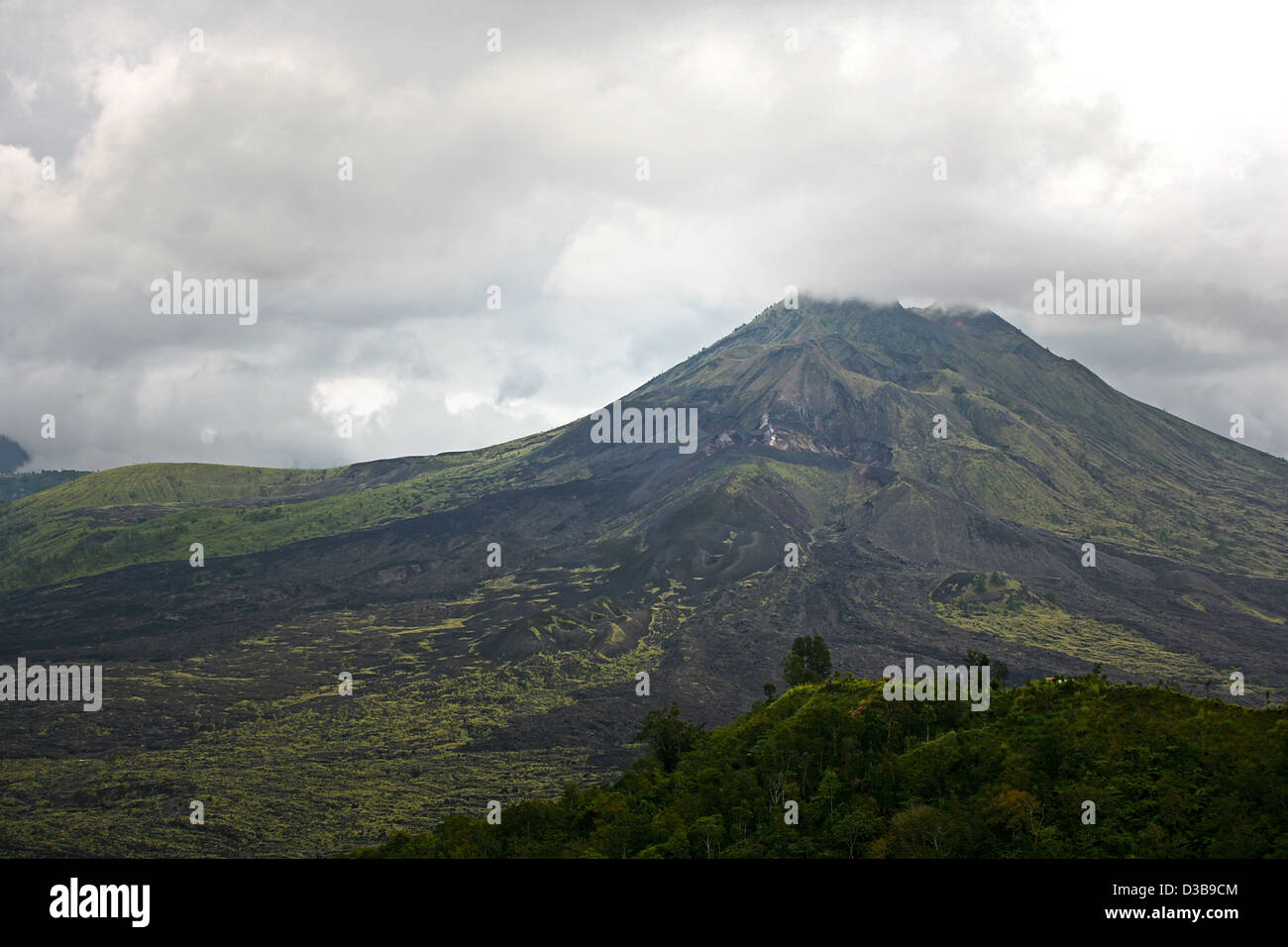 Sleeping volcano hi-res stock photography and images - Alamy