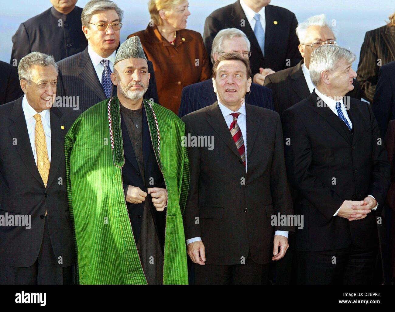 (dpa) - Lakhdar Brahimi, UN special envoy for Afghanistan, Hamid Karzai ...