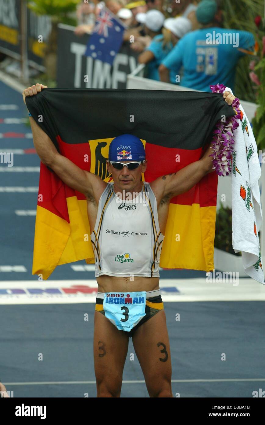 (dpa) - German athlete Thomas Hellriegel jubilates after reaching the ...