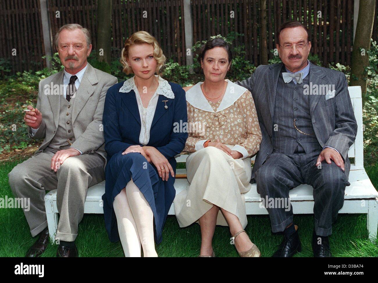 (dpa files) - From L: Actors Juergen Hentsch (as Heinrich Mann ...