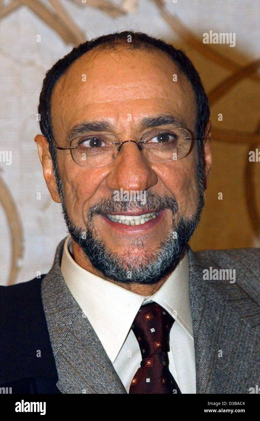 Arts culture entertainment ace cinema actor smiling beard glasses ...