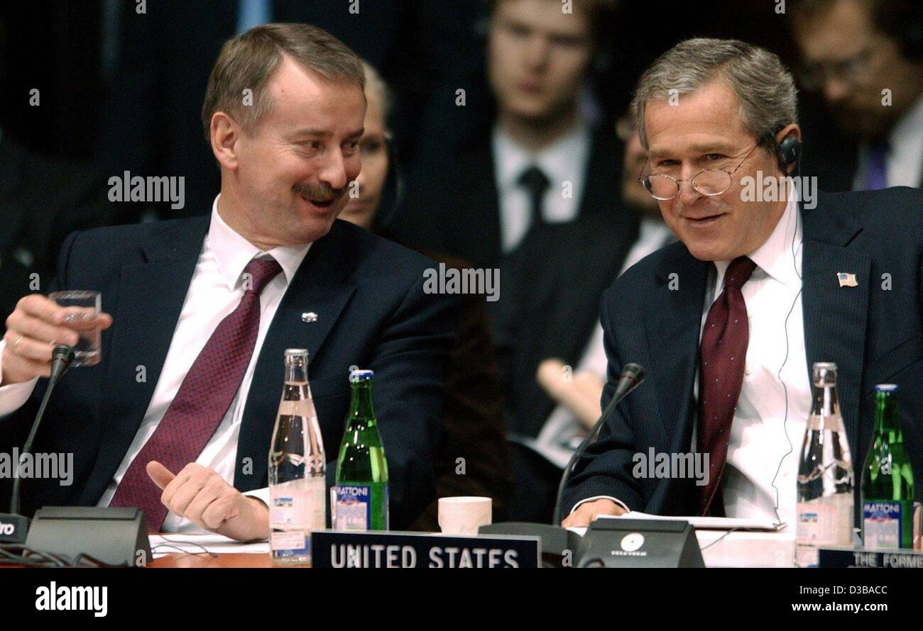 Siim kallas bush hi-res stock photography and images - Alamy