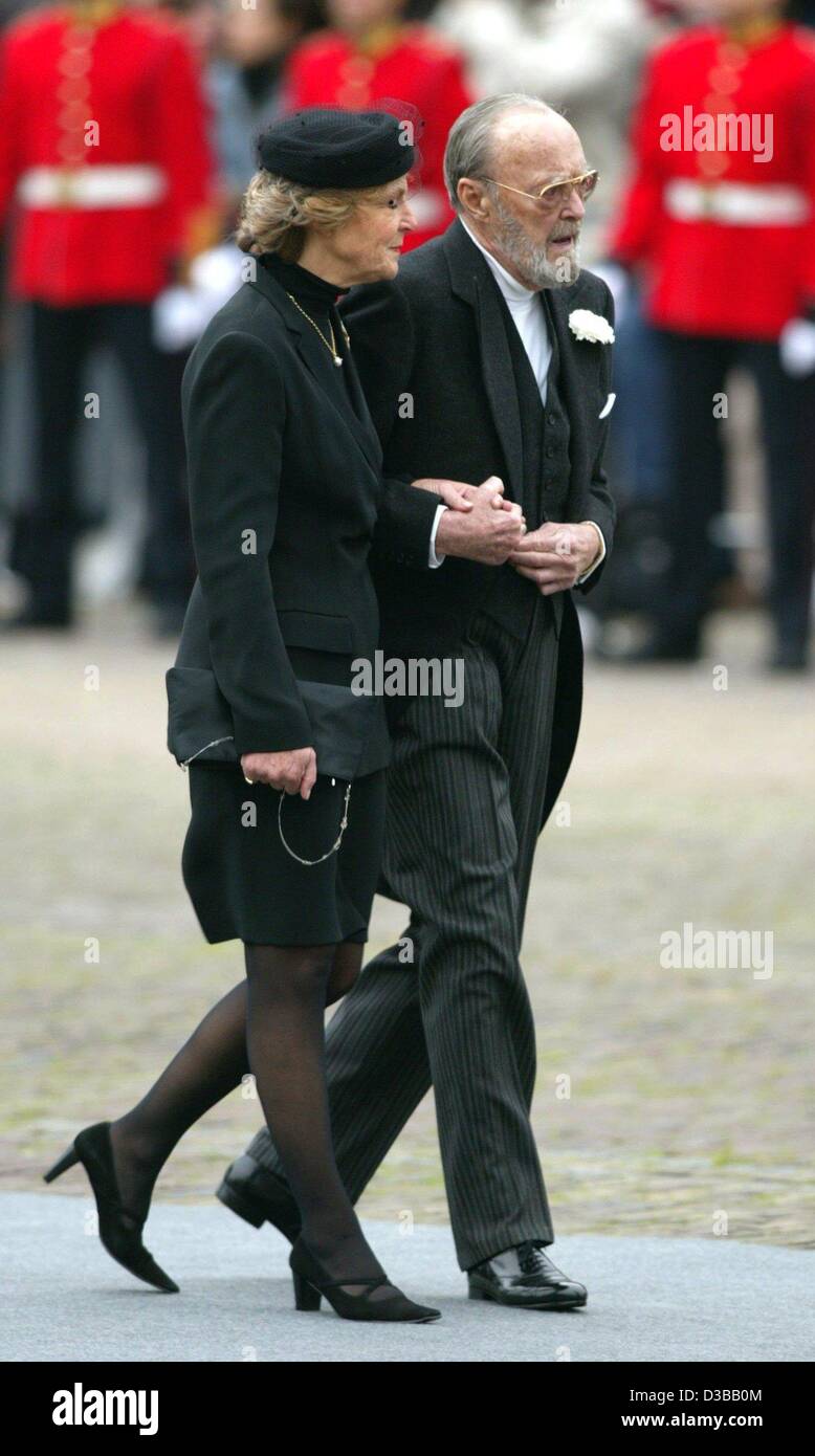 (dpa) - Prince Bernhard of the Netherlands and his daughter Irene ...