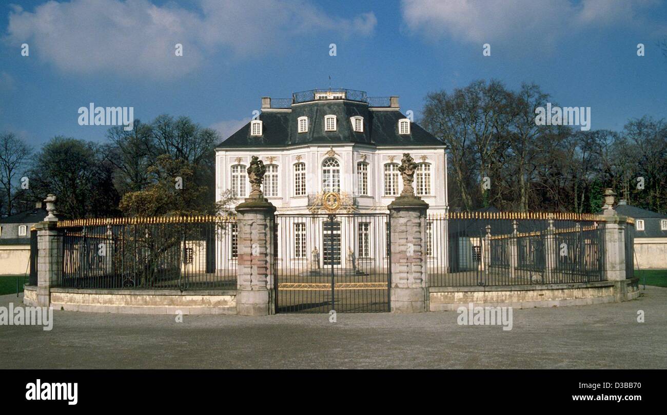 Arts culture entertainment ace architecture tourism castle gate germany ...