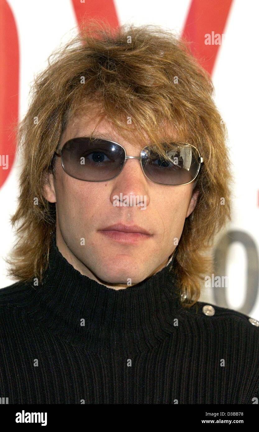 (dpa) - US singer Jon Bon Jovi pictured at a press conference in ...