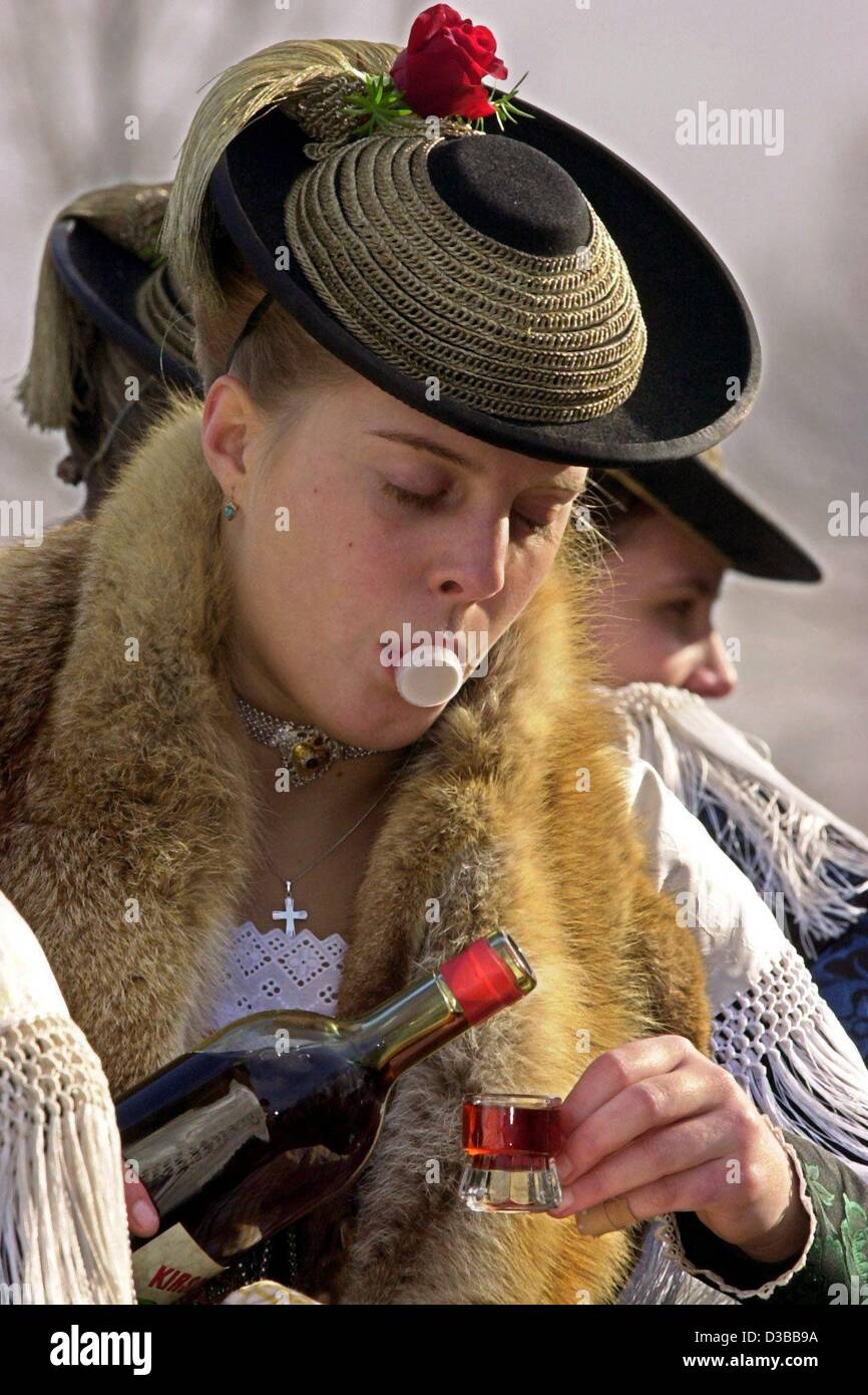 Arts culture entertainment ace customs and traditions costume hat ...