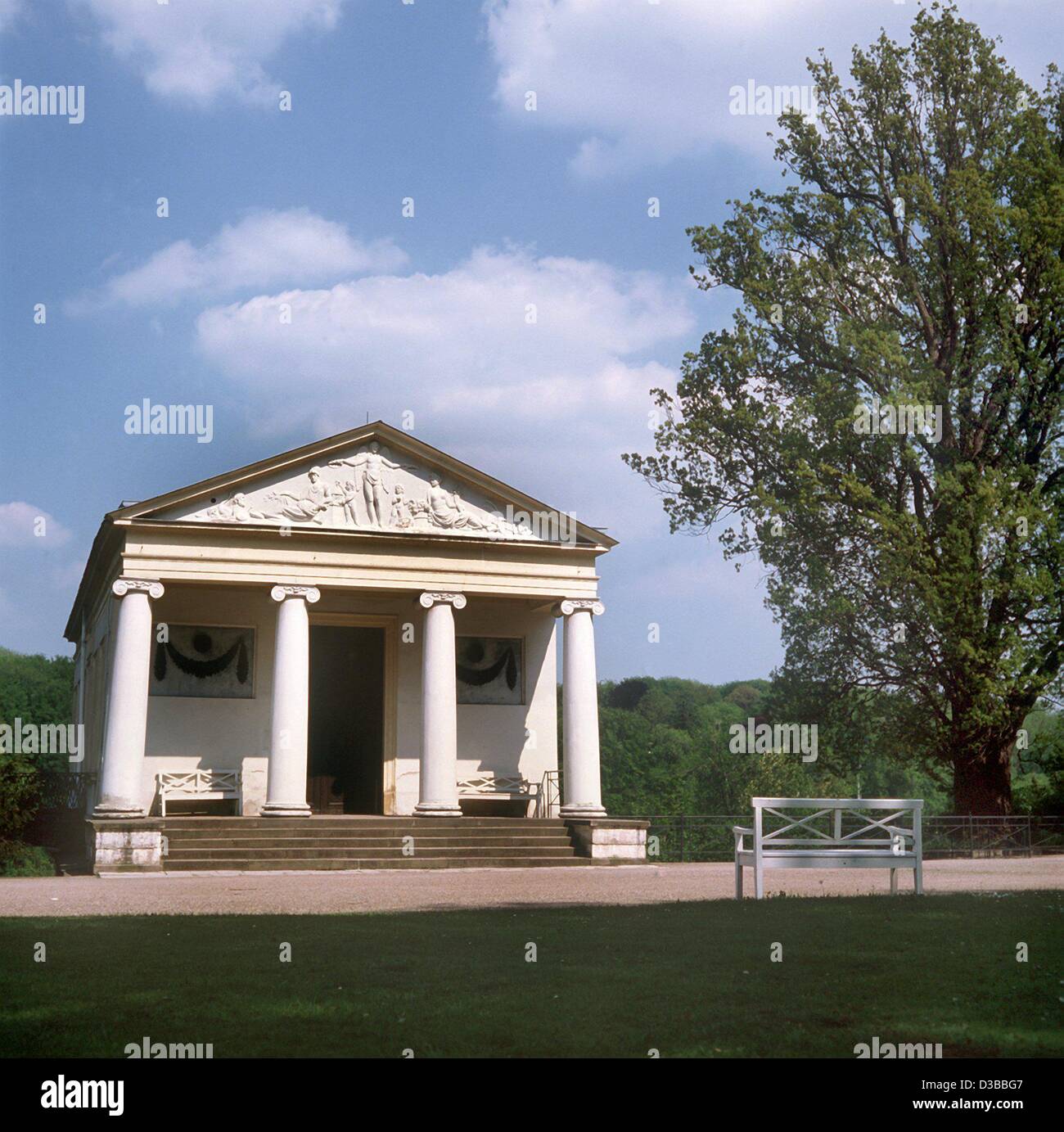 (dpa) - The 'Roman House' in the park on the Ilm River in Weimar was ...