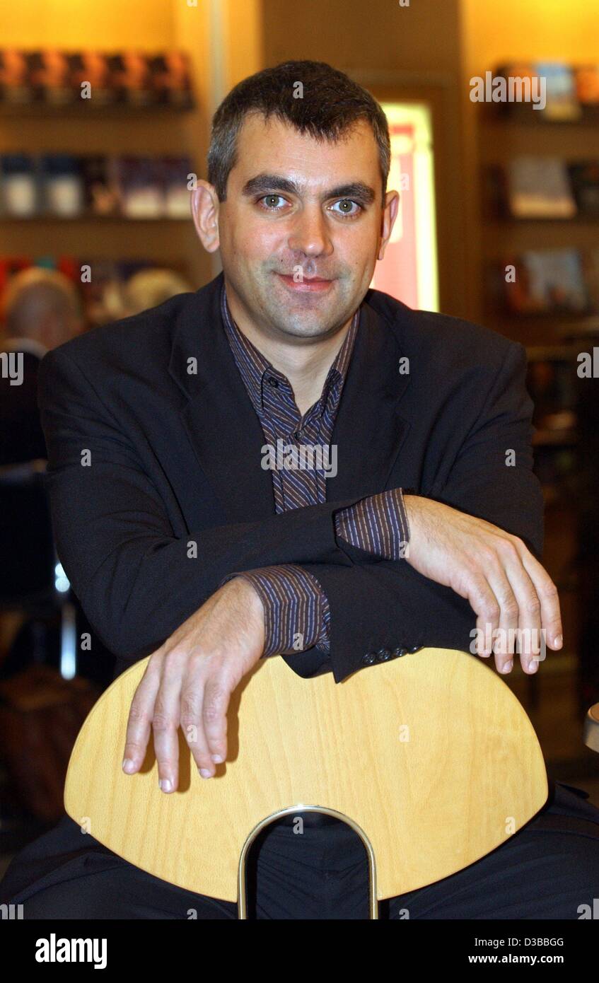 (dpa) - The Russian writer Vladimir Kaminer at the Frankfurt Bool Fair ...
