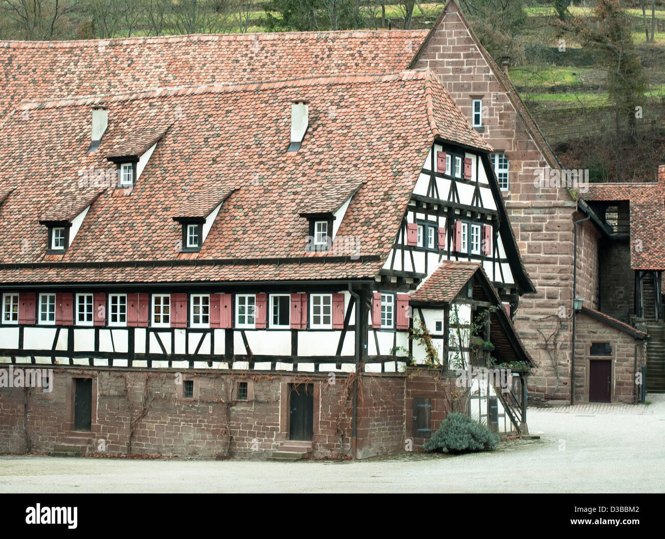 Half timbered roof hi-res stock photography and images - Alamy