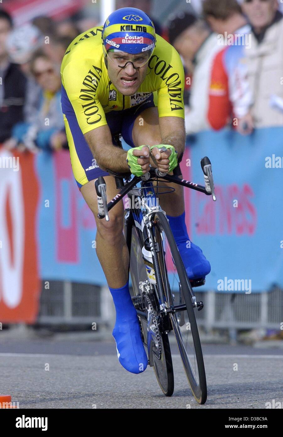 (dpa) - Colombian cyclist Santiago Botero cycles during the Men Elite ...