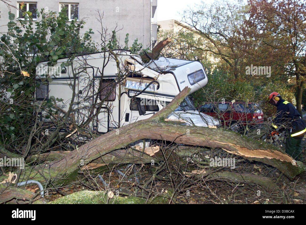 Caravan crash hi-res stock photography and images - Alamy