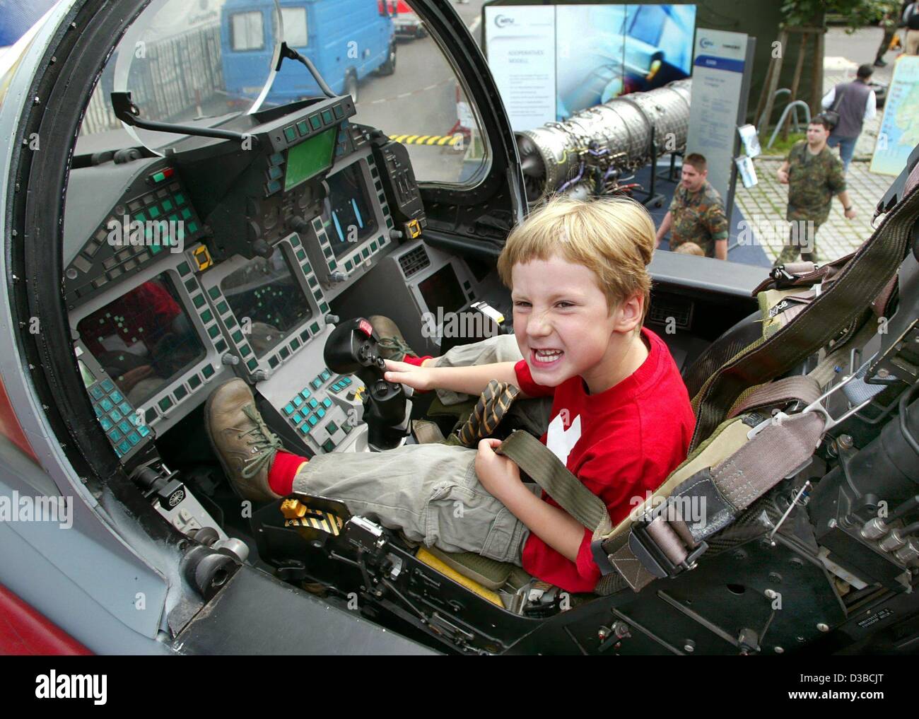 Single seat open cockpit hi-res stock photography and images - Alamy