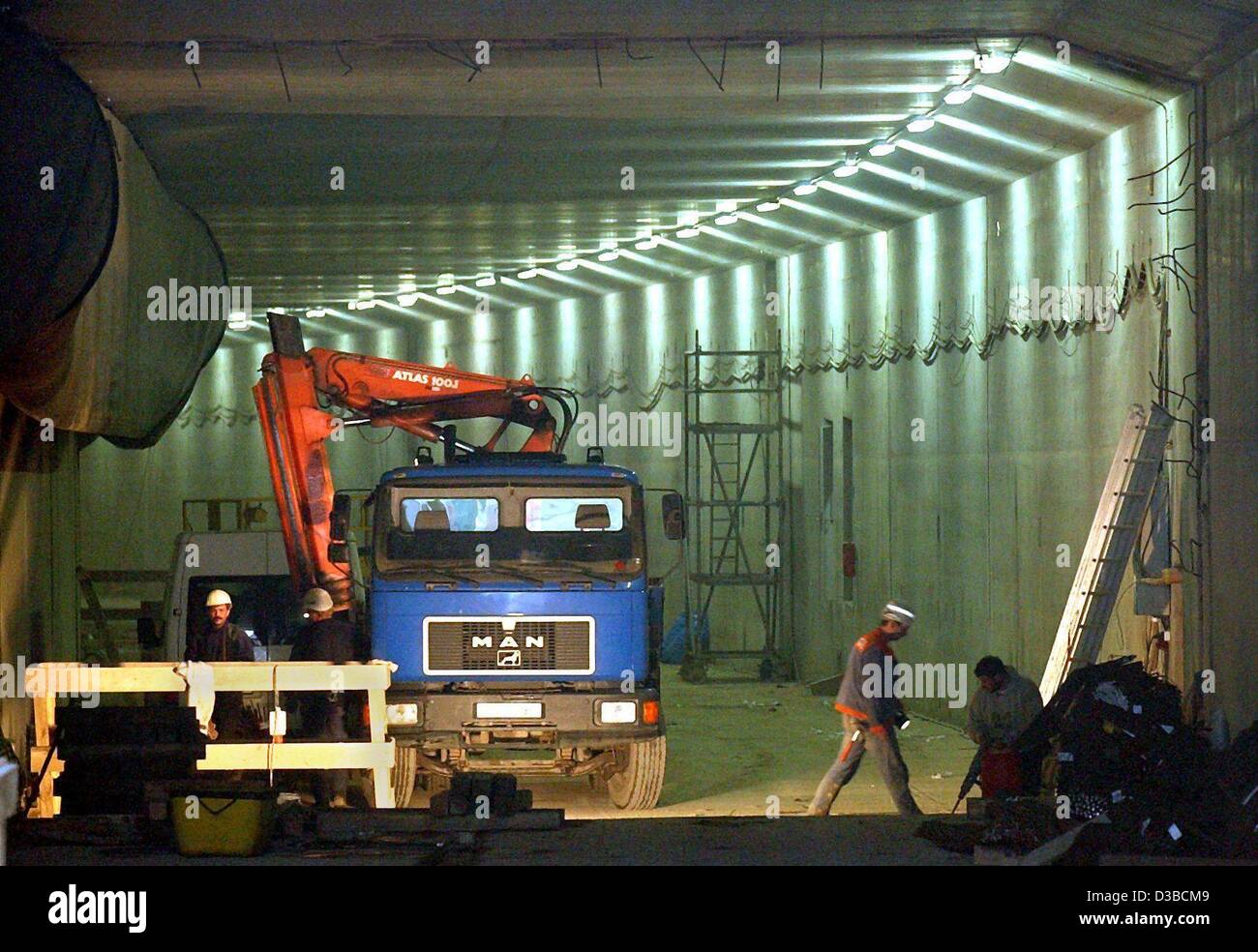 Inside river hi-res stock photography and images - Alamy