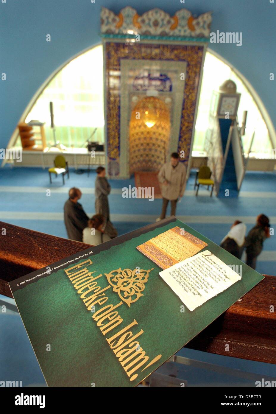 Religious leaflet hi-res stock photography and images - Alamy