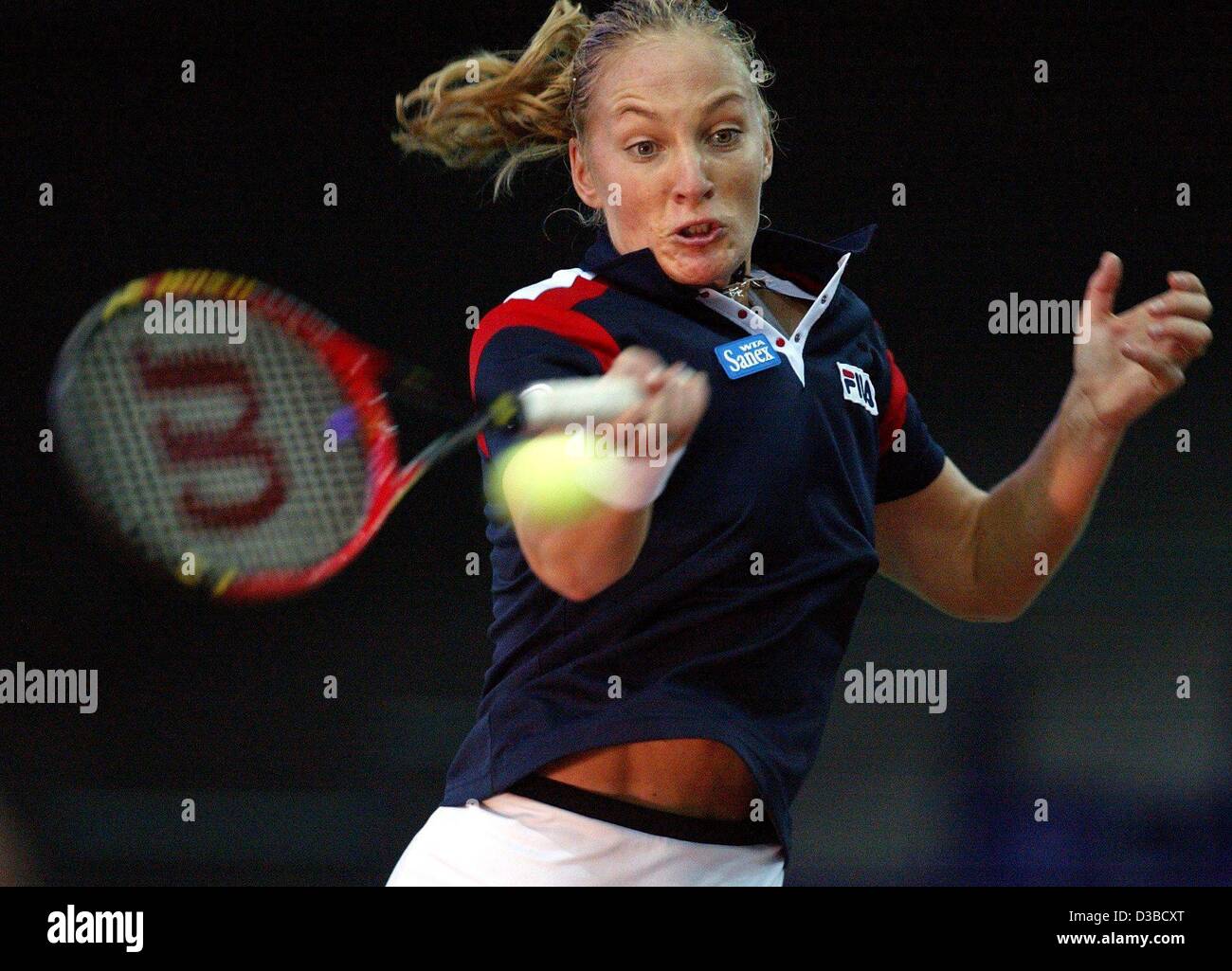 (dpa) - Germany's Barbara Rittner plays a forehand during the first leg ...