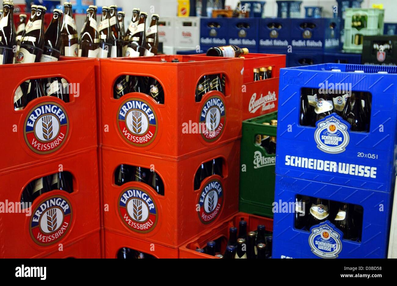 Supermarket beer hi-res stock photography and images - Alamy