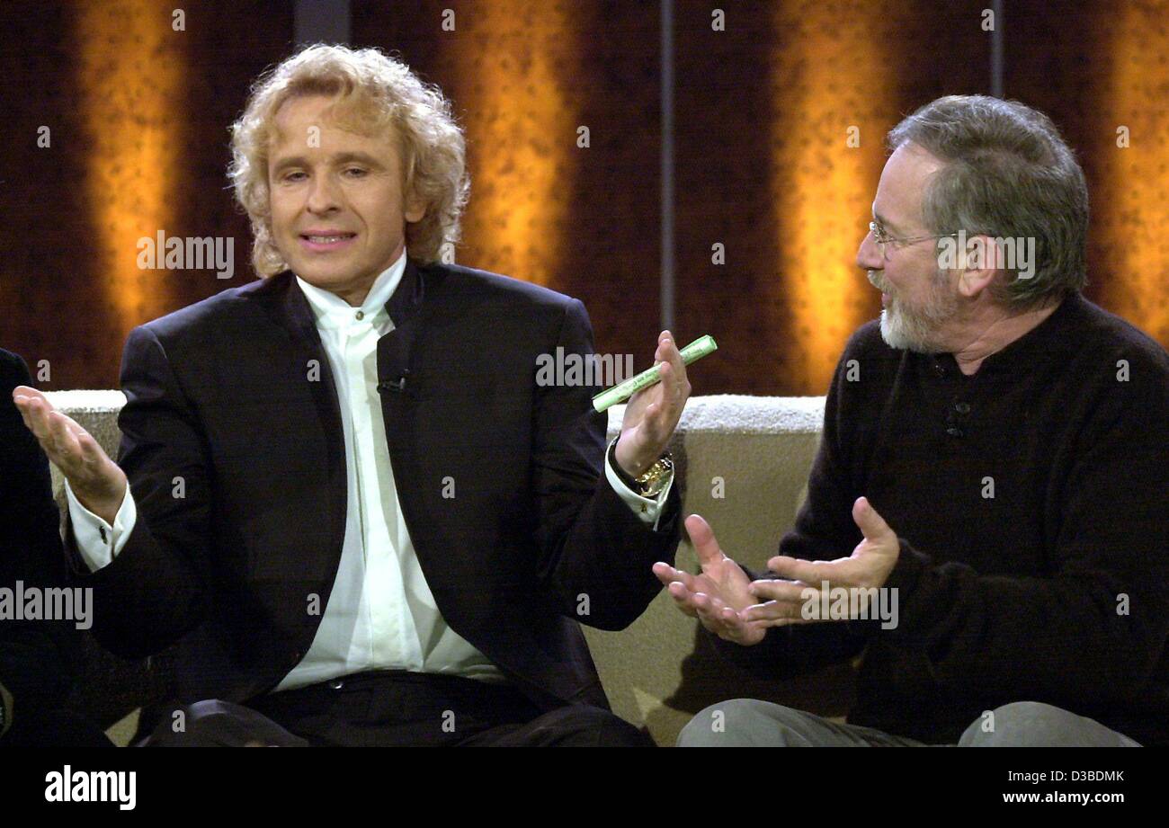 (dpa) - US film director Steven Spielberg chats with German talkshow ...