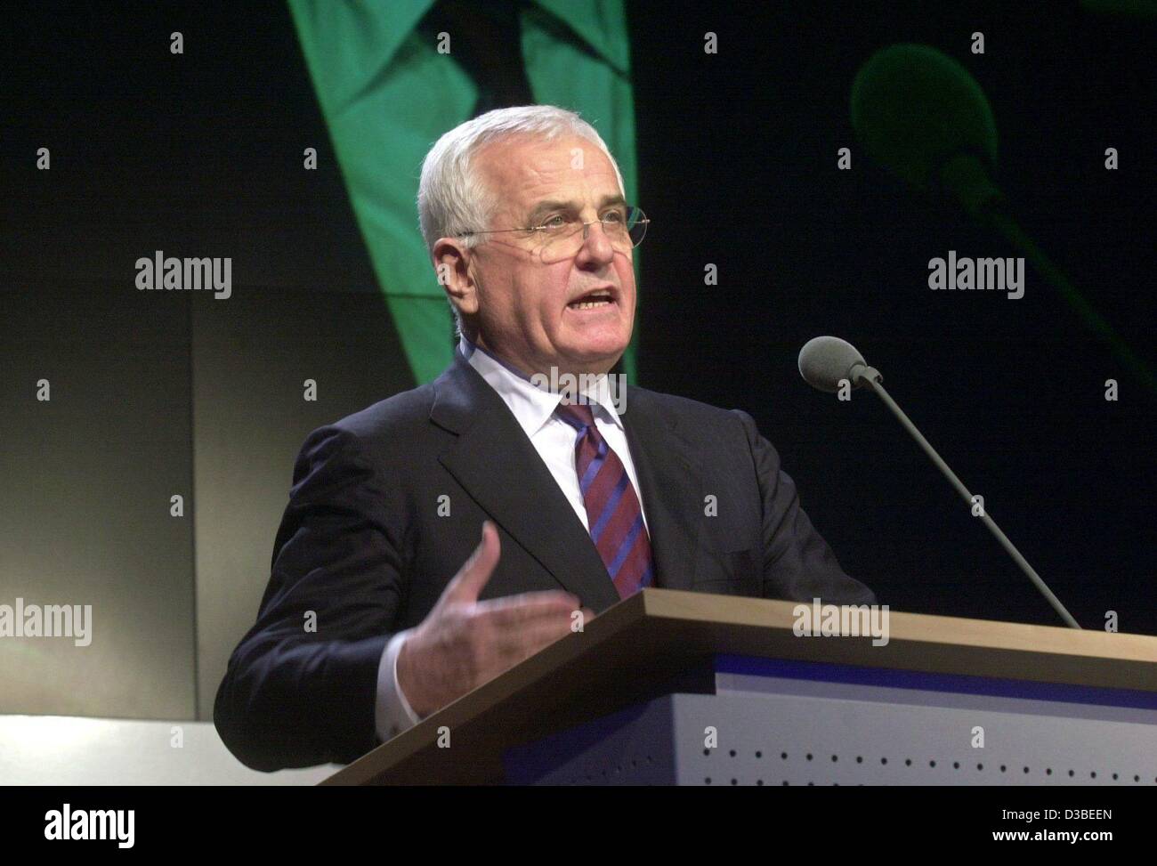 Economy business finance ebf transport speaking gesture lectern manager ...