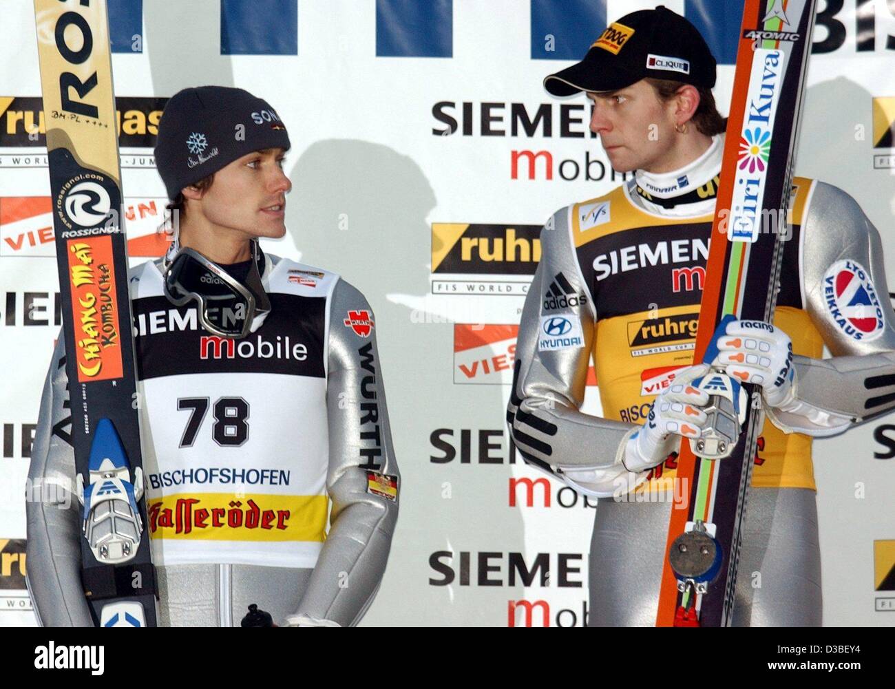 Dpa looking triumphator hi-res stock photography and images - Alamy