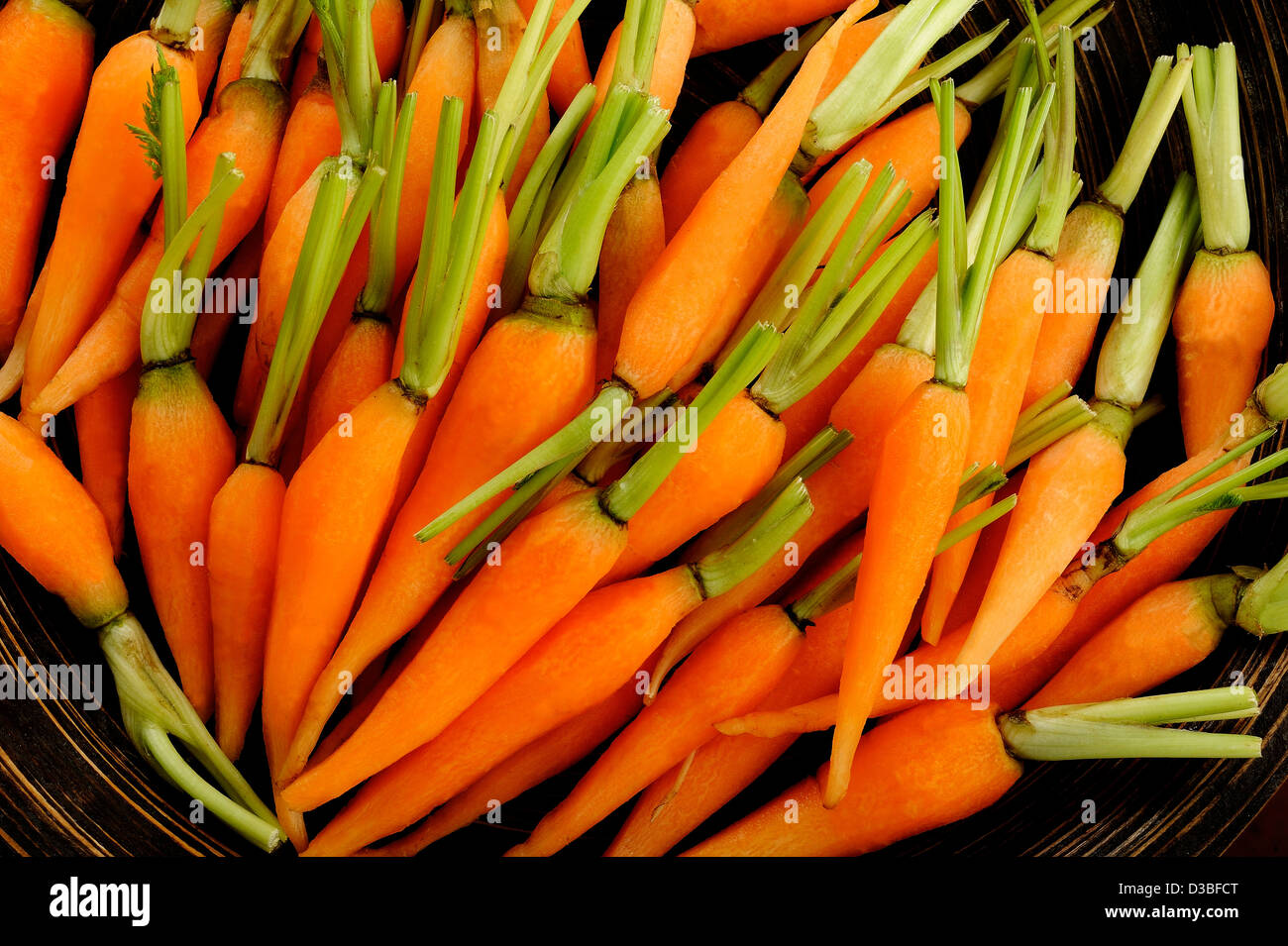 Baby carrots hi-res stock photography and images - Alamy