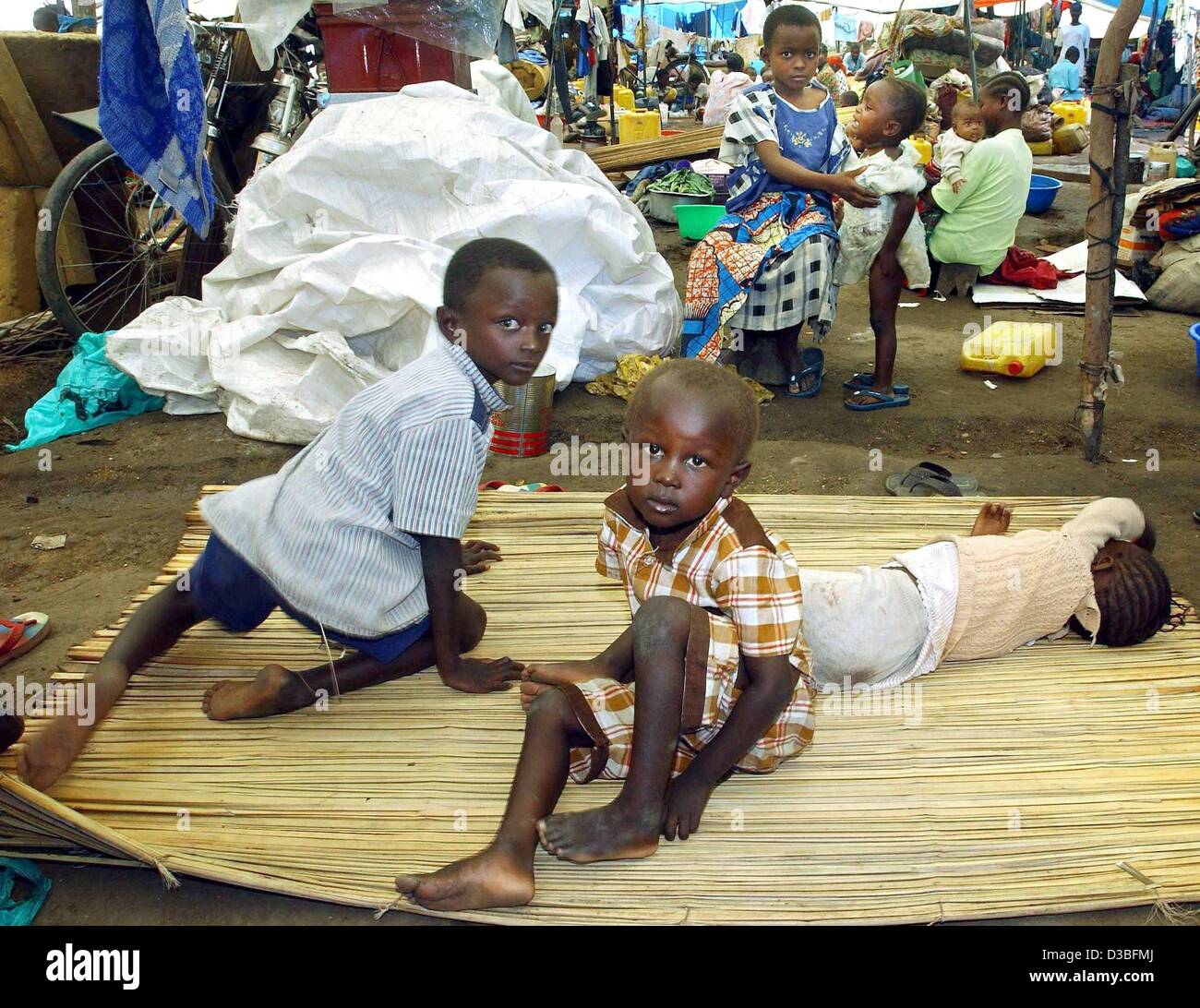 (dpa) - Hundreds of Congolese lives in tents in a refugee camp in Bunia ...