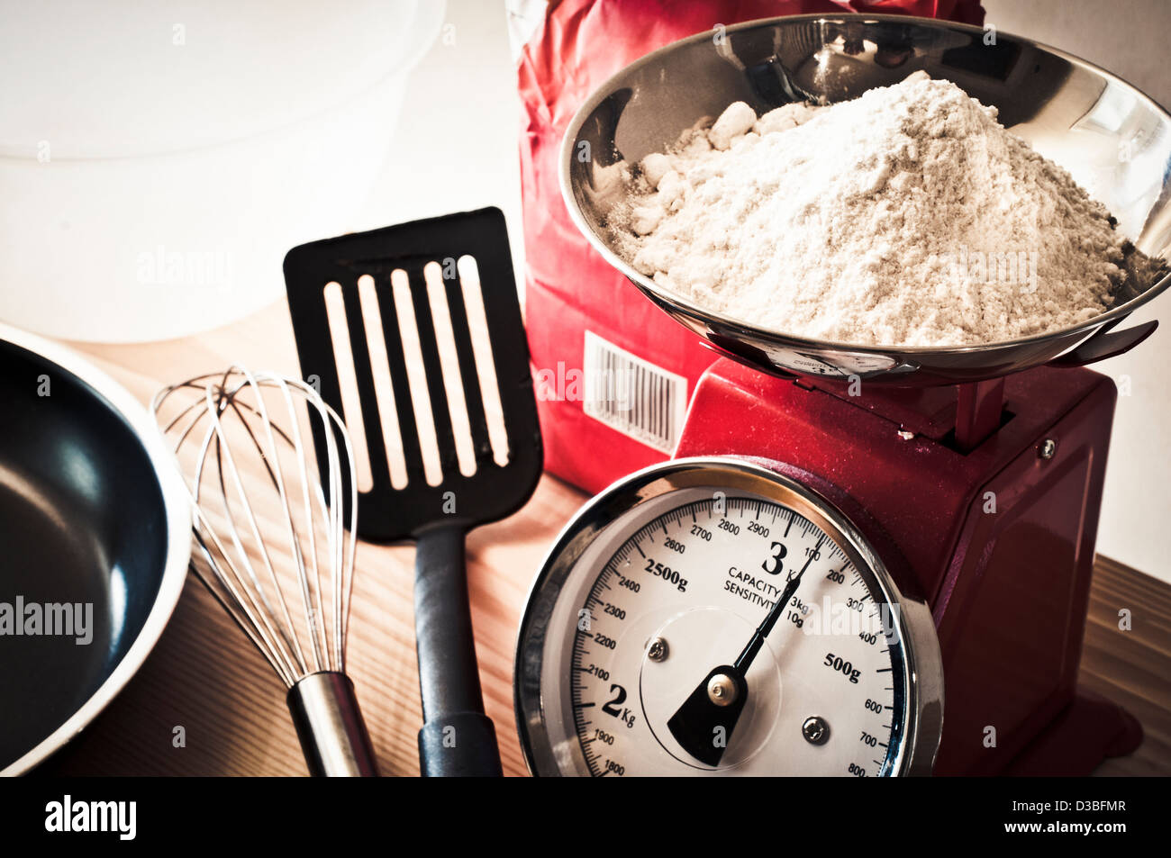 Retro scales and flour hi-res stock photography and images - Alamy