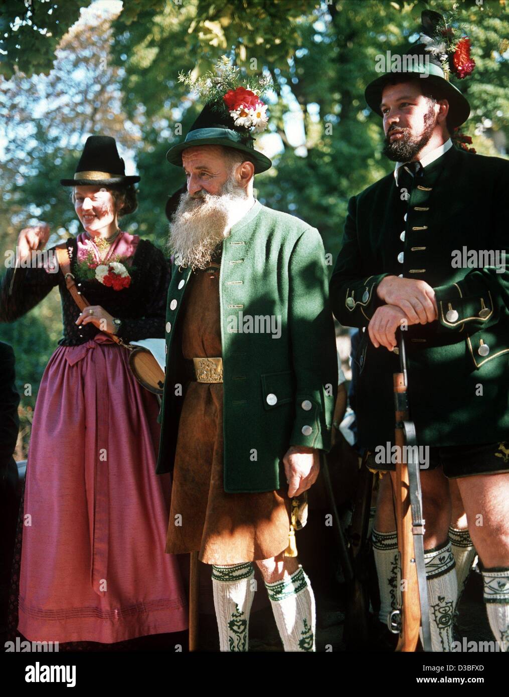 (dpa files) - An undated filer shows a group of Upper Bavarian marksman ...