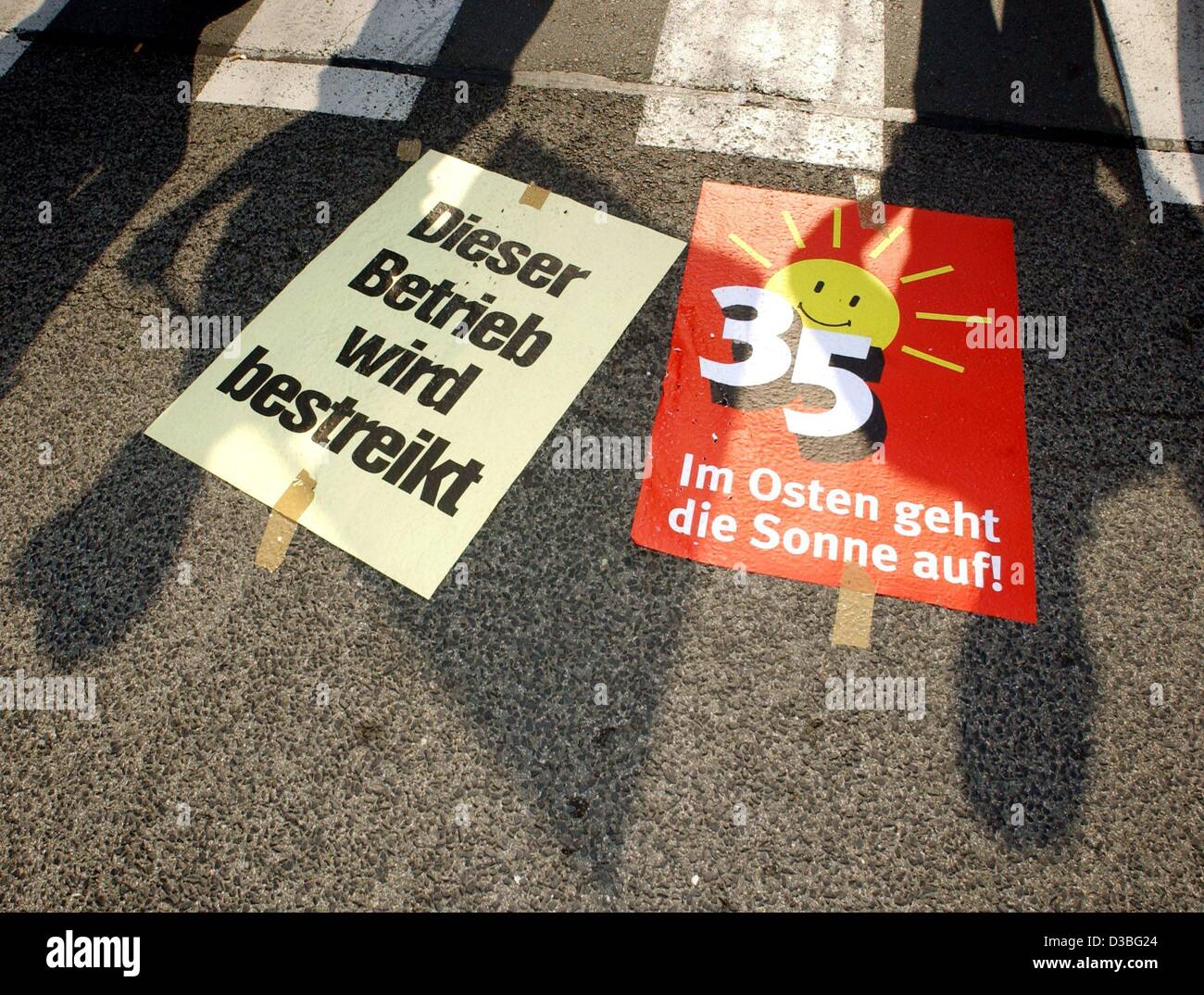 Workers strike poster hi-res stock photography and images - Alamy