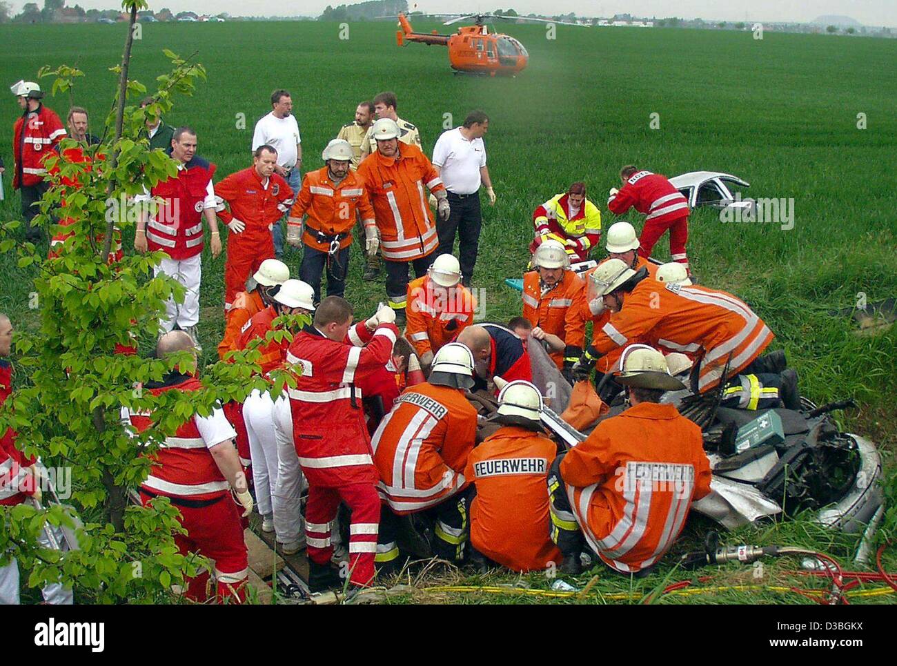 Crowd accident hi-res stock photography and images - Alamy