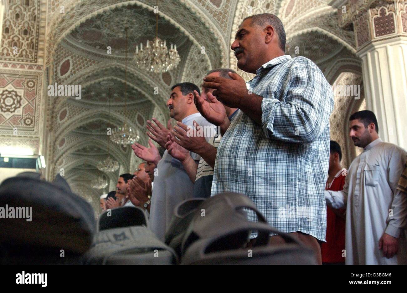 Sunni Muslims Praying