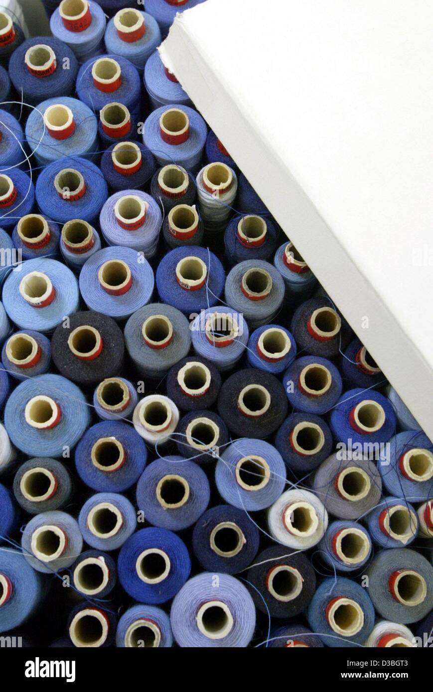 (dpa) - A view of a sortiment of blue coloured silk threads at the ...