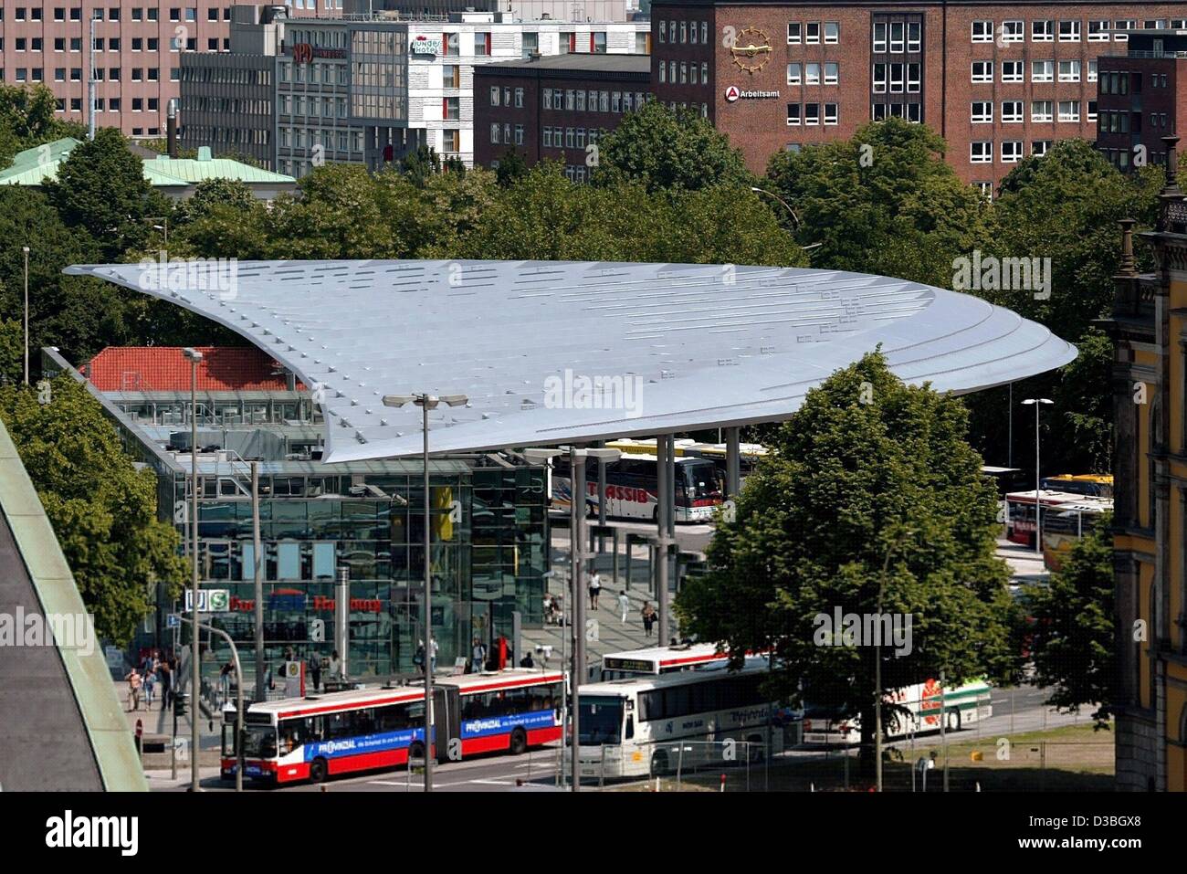 Bus stop at central station hi-res stock photography and images - Alamy