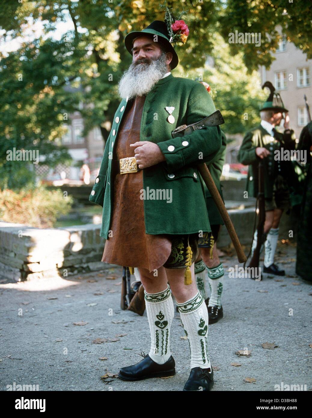 (dpa files) - An undated filer shows an Upper Bavarian marksman in ...