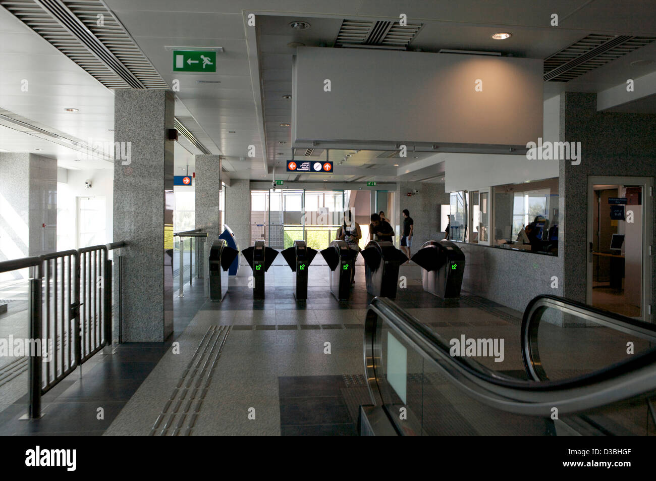 Global entry station hi-res stock photography and images - Alamy