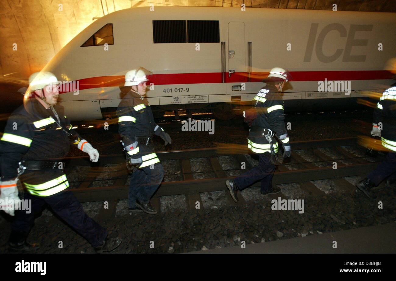 Train accidents hi-res stock photography and images - Alamy