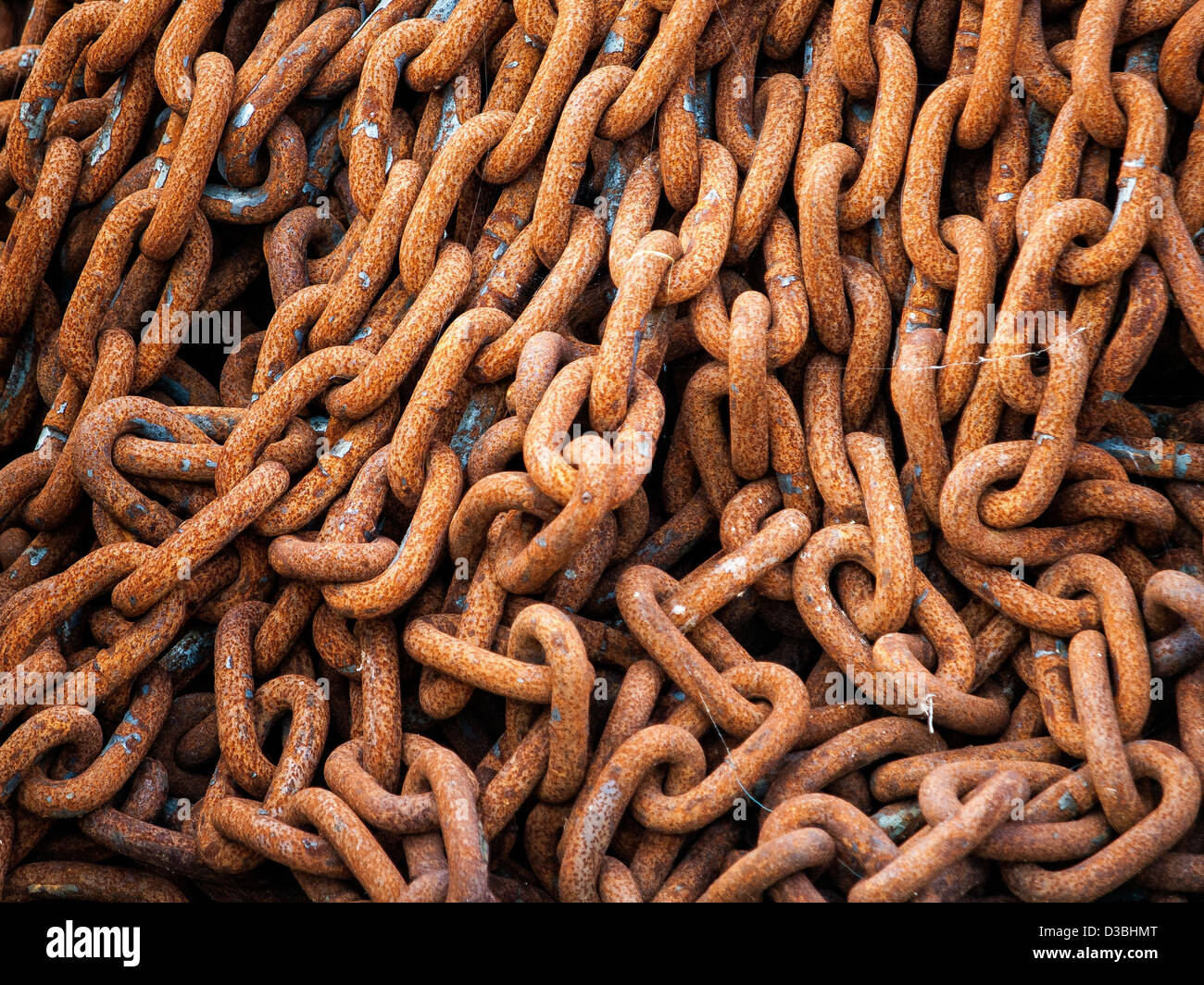 Rusty chains hi-res stock photography and images - Alamy