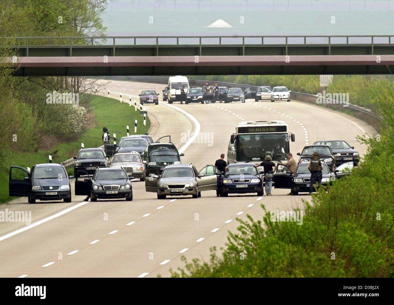 A7 bus hi-res stock photography and images - Alamy