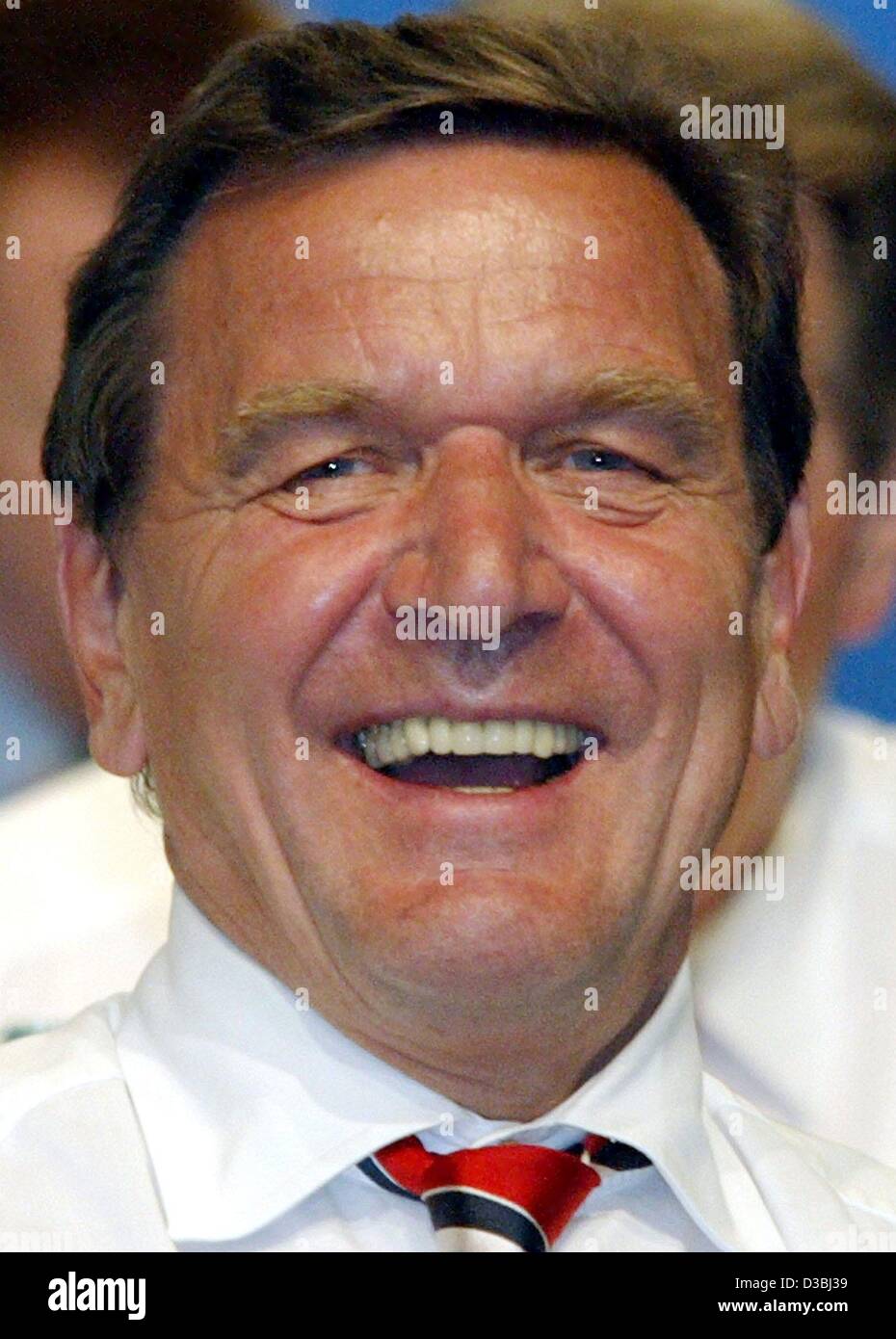 German chancellor gerhard schroeder smiling hi-res stock photography ...