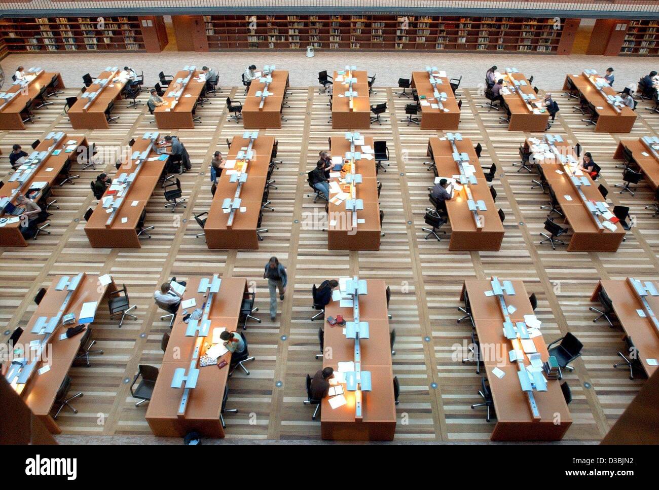 University libraries hi-res stock photography and images - Alamy
