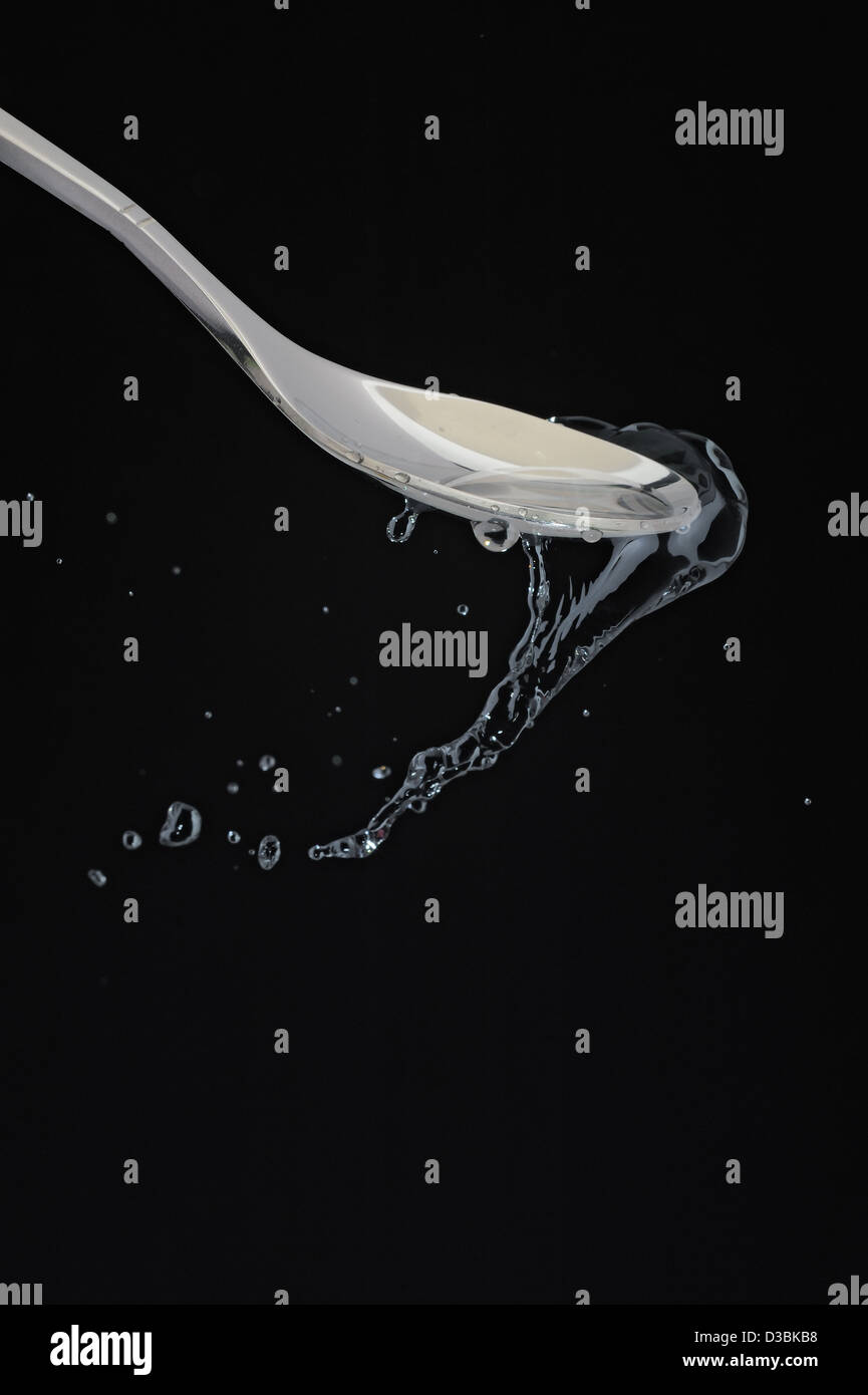 Splash water single color hi-res stock photography and images - Alamy