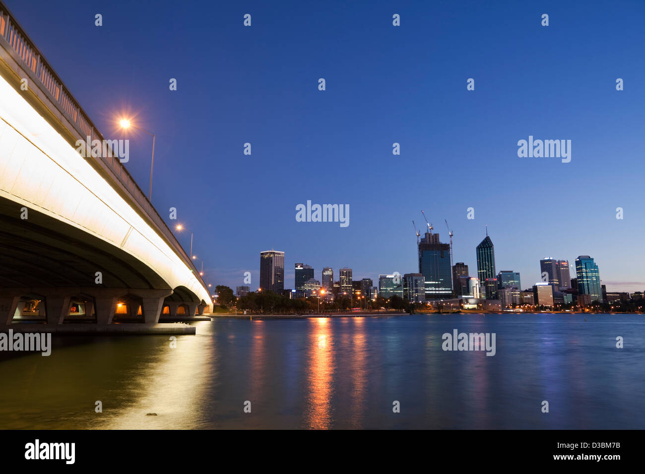 Narrows Bridge and city skyline at twilight. Perth, Western Australia ...
