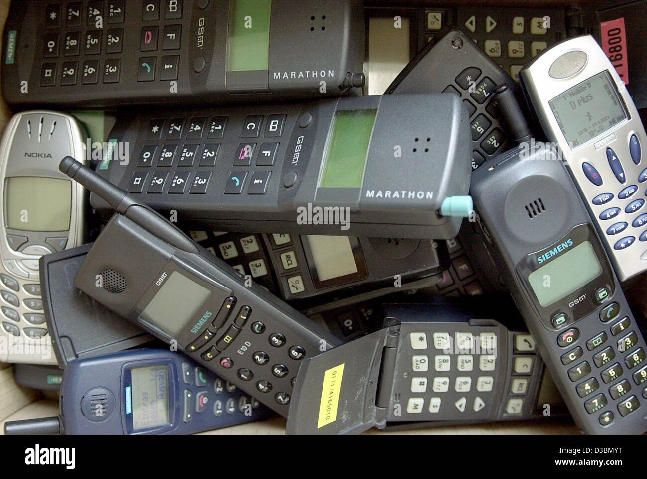 2003 phones hi-res stock photography and images - Alamy