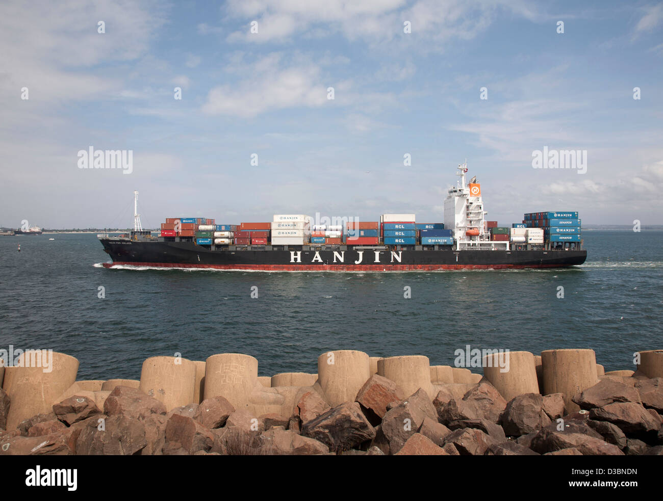 Hanjin port adelaide panamax container hi-res stock photography and ... Hanjin port adelaide panamax container hi-res stock photography and ...